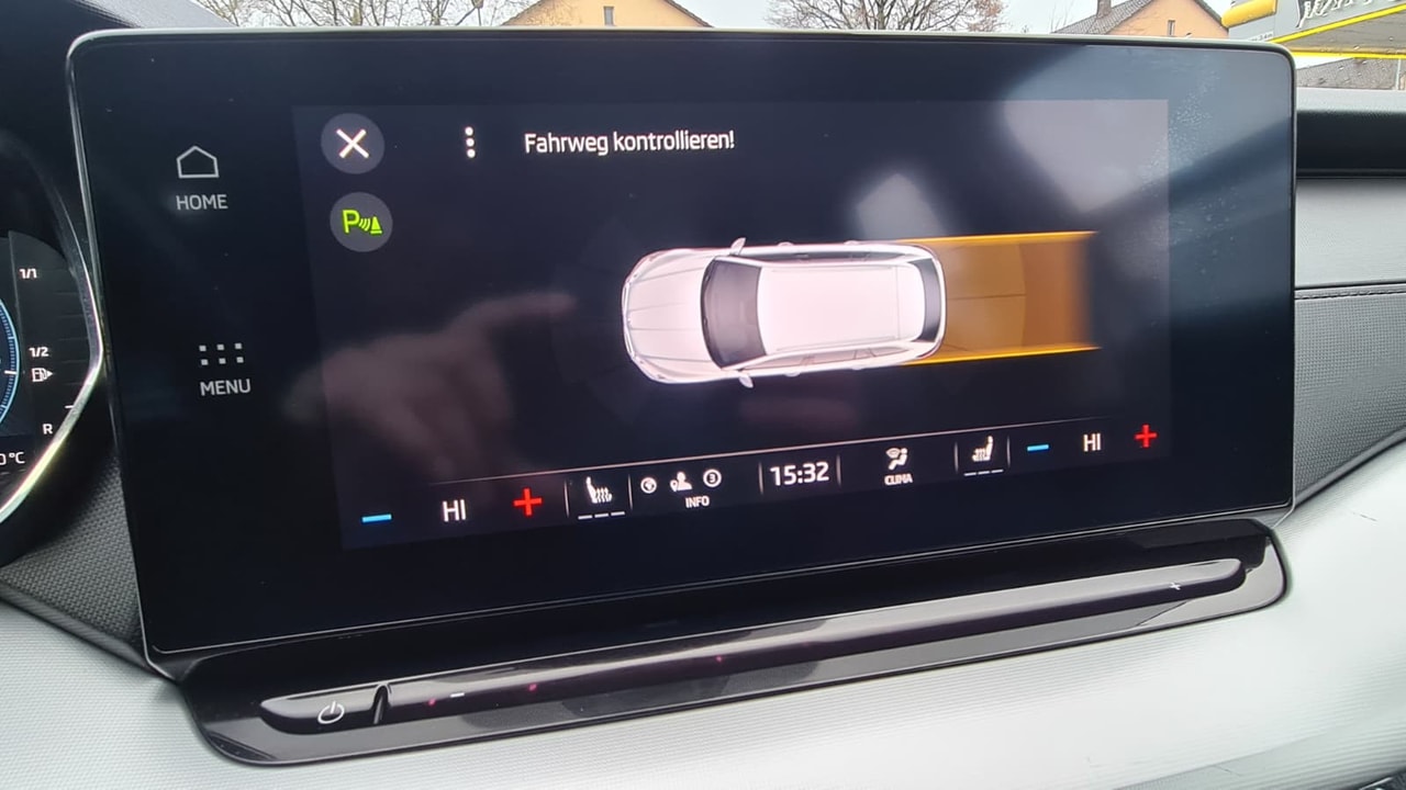 SKODA Octavia Combi 1.0 TSI mHEV DSG Ambition ** Gr-Navi ** Sitzheizung ...