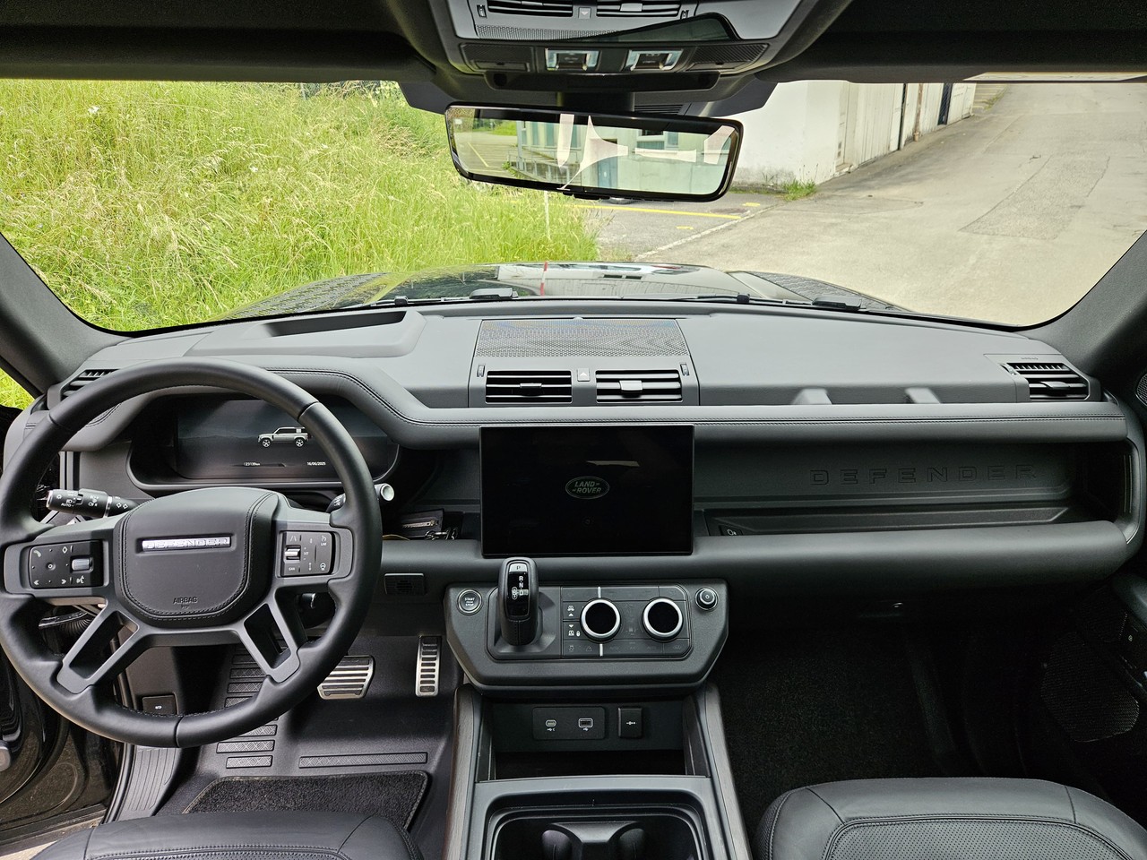 LAND ROVER Defender 110 3.0 D I6 300 X AWD AT8 Kaufen