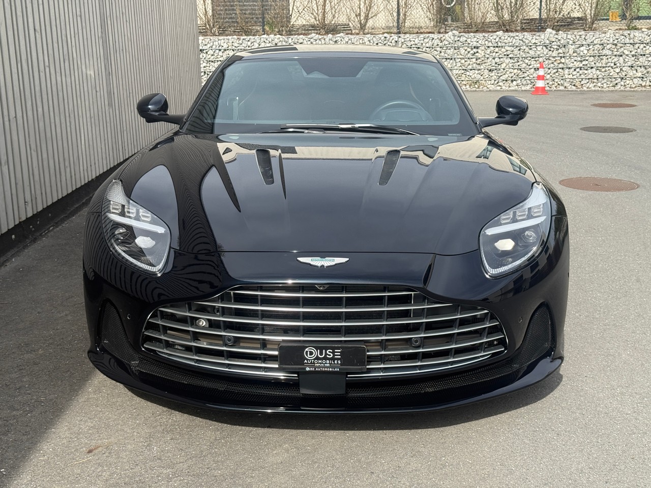 ASTON MARTIN DB12 - Occasionen kaufen | AutoScout24