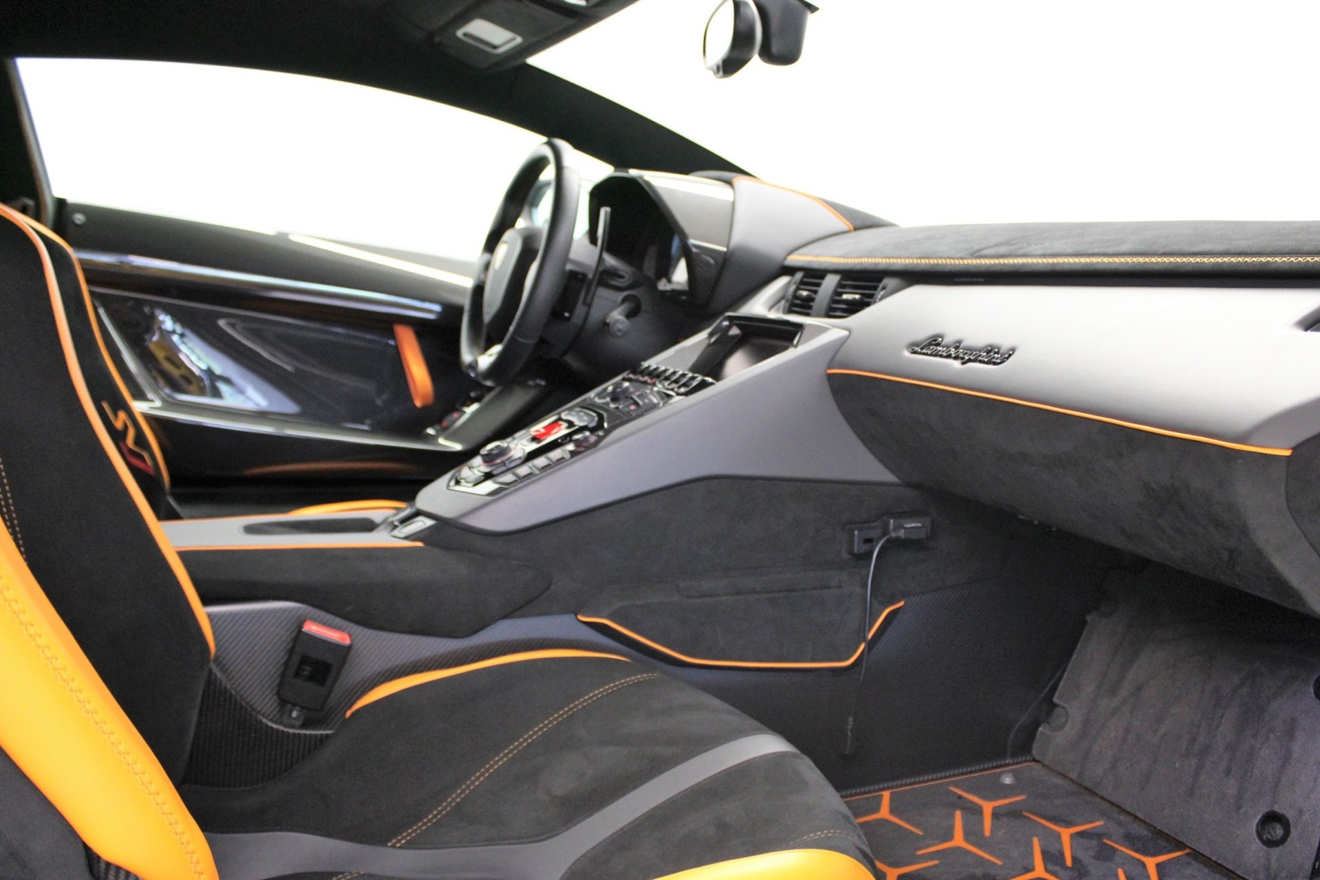 LAMBORGHINI Aventador LP770-4 SVJ Superveloce Coupé E-Gear Kaufen