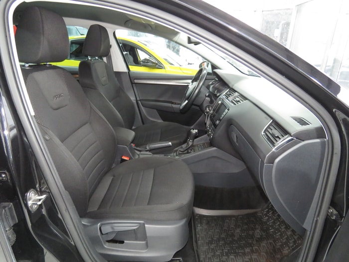 SKODA Octavia Combi 2.0 TDI Scout 4x4 DSG À vendre