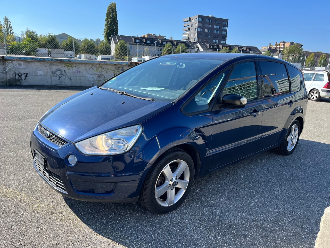 FORD S-Max 2.0i Titanium 7 Plätze frisch MFK Kaufen