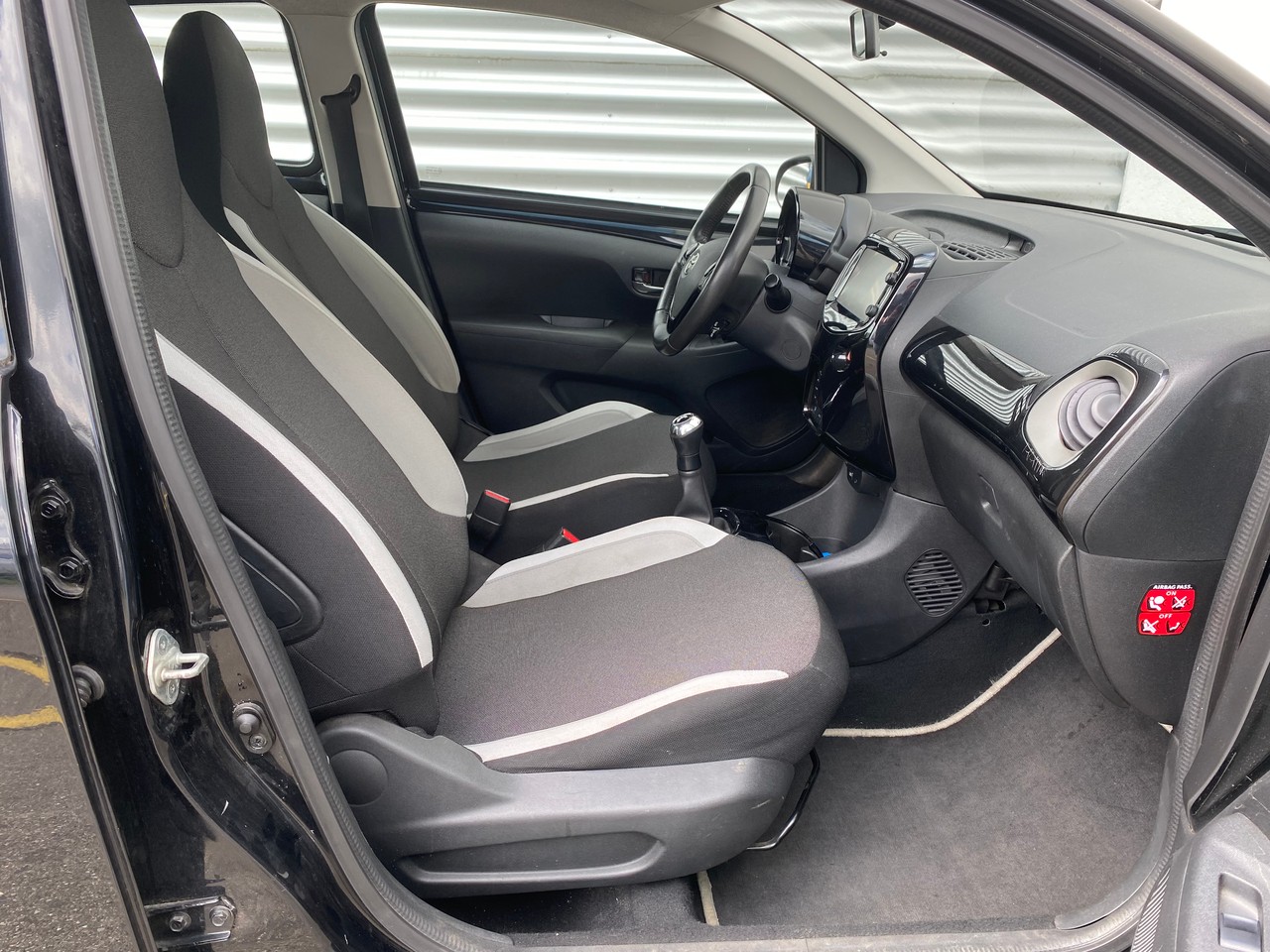 TOYOTA Aygo 1.2 VVT-i x-play 82PS FRISCH AB MFK (07.2025) Kaufen