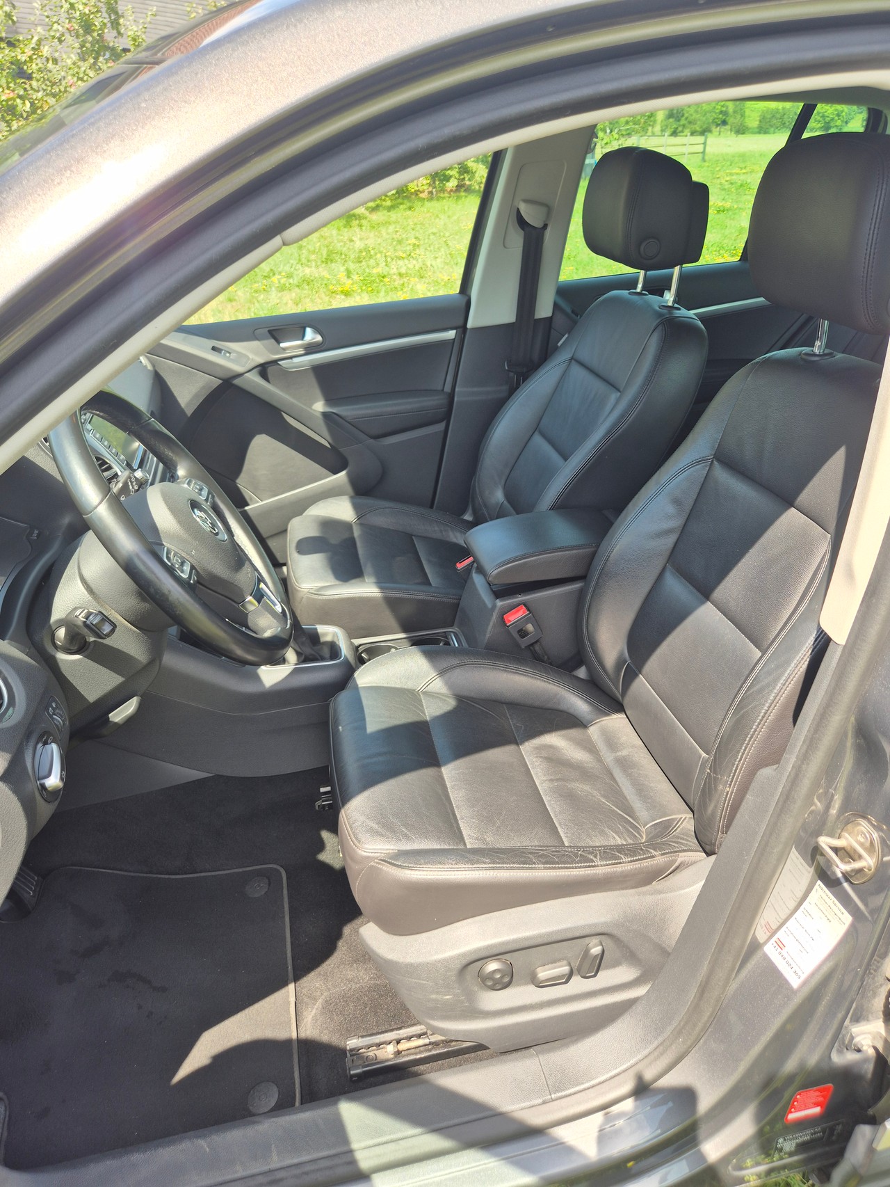 VW Tiguan 2.0 TDI BlueMotion Technology 4Motion mit 2.2t AHK Kaufen