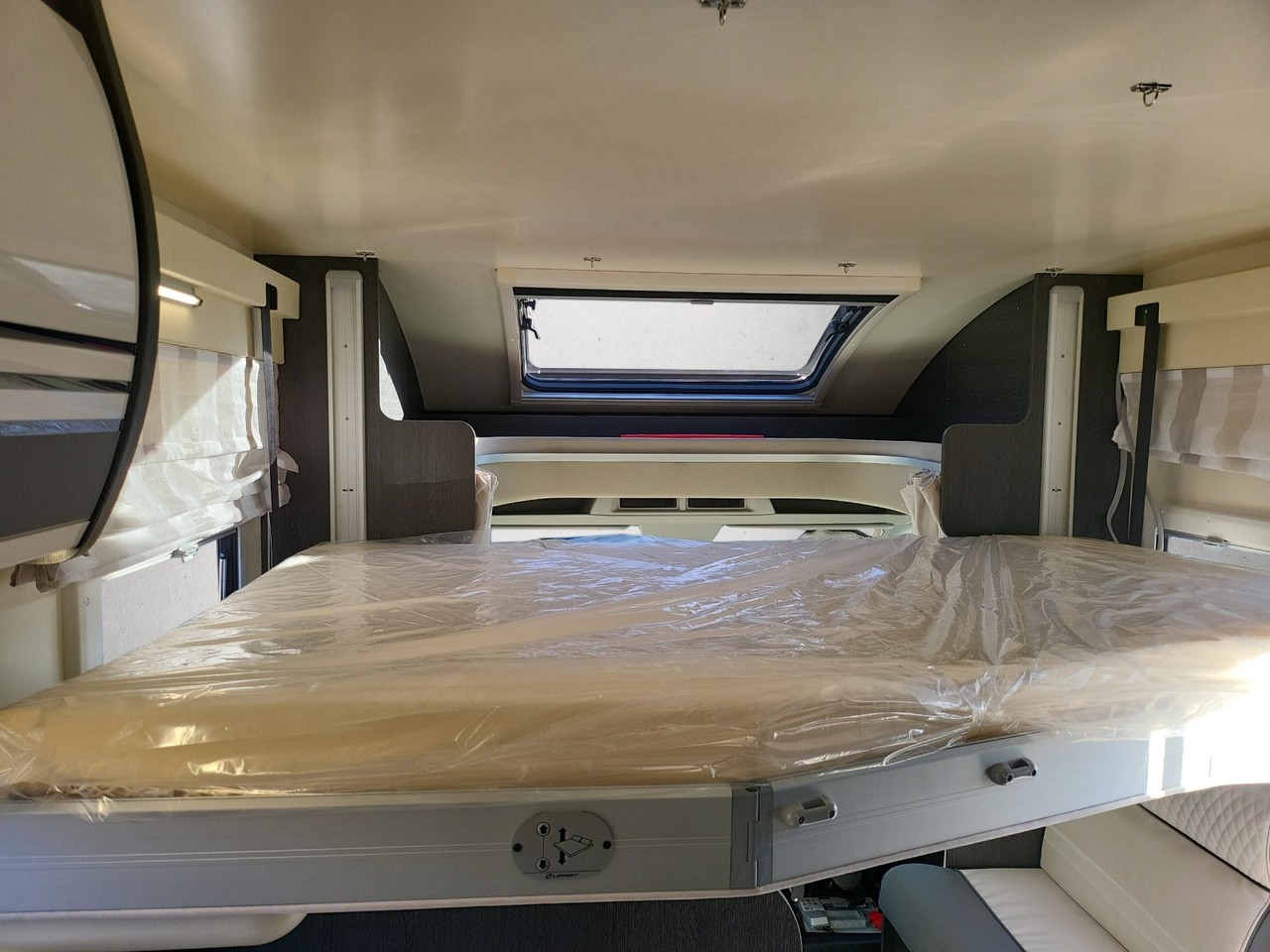 FORD Transit Roller Team Kronos 285 TL für 5 Personen Kaufen