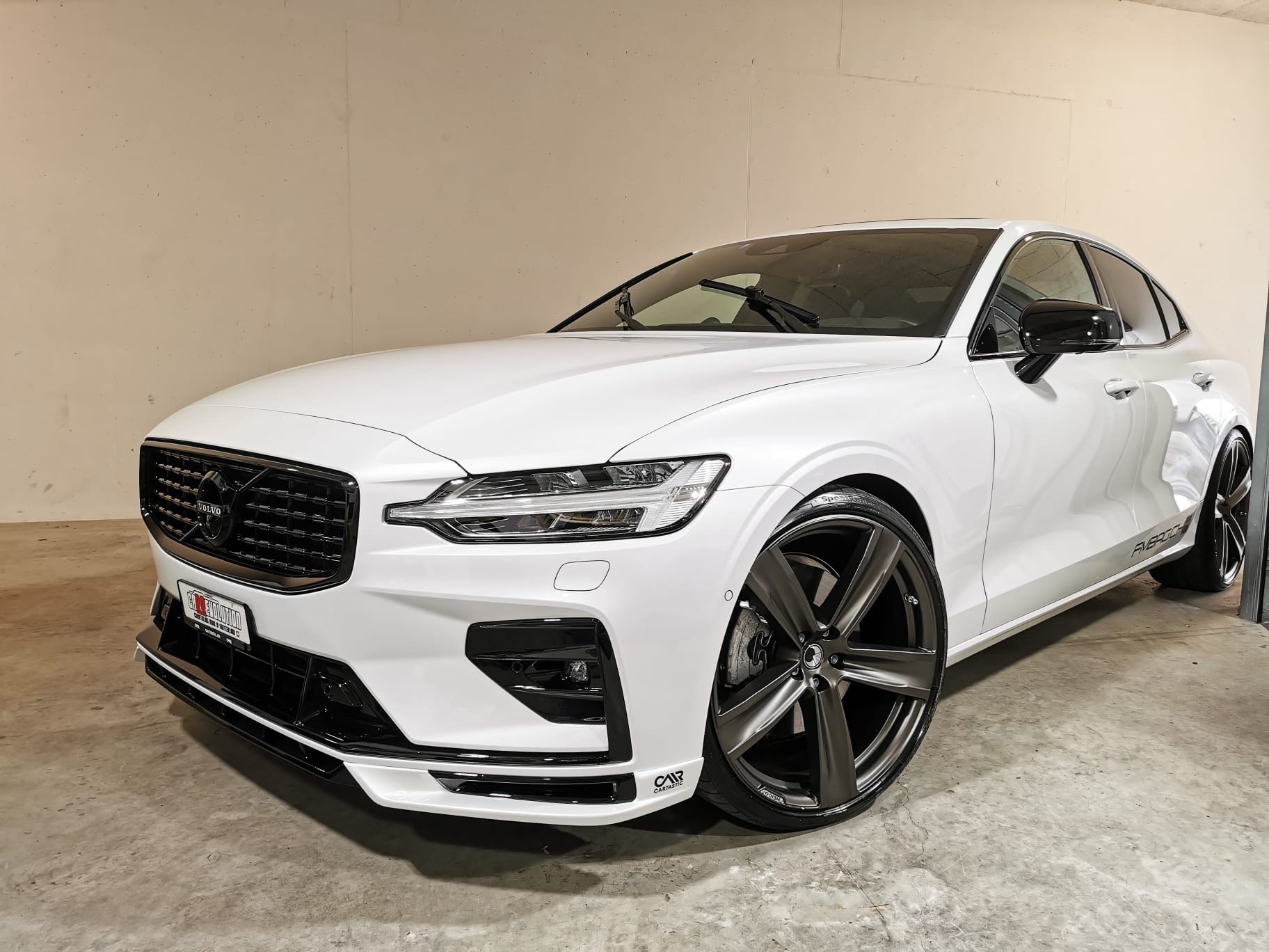 VOLVO S60 B5 AWD Benzin Mild Hybrid R-Design Geartronic Kaufen