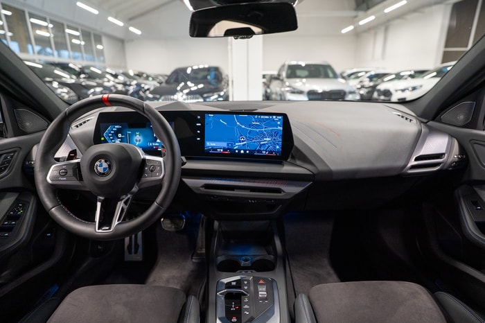 BMW M135i xDrive M Sport Pro / Head Up / 360° Kamera / Harman Kardon ...