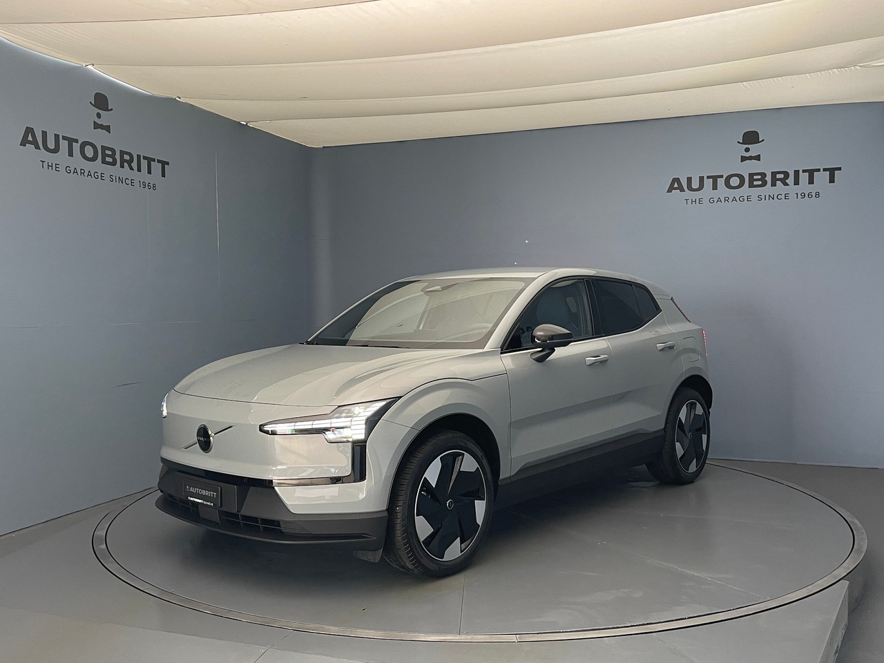 VOLVO EX30 Single Motor Extended Range Core Kaufen