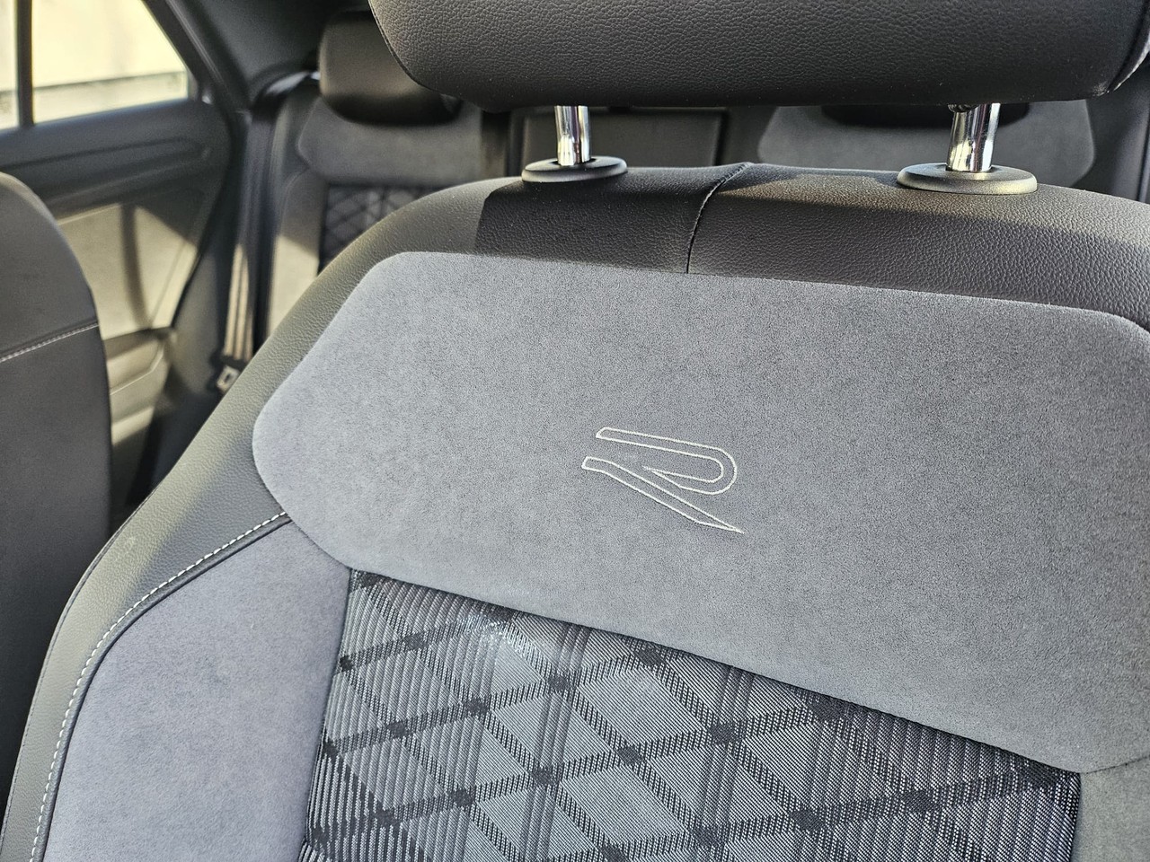 VW T-Roc 2.0 TSI R-Line DSG 4Motion BESCHADIG ENDOMMAGE Kaufen