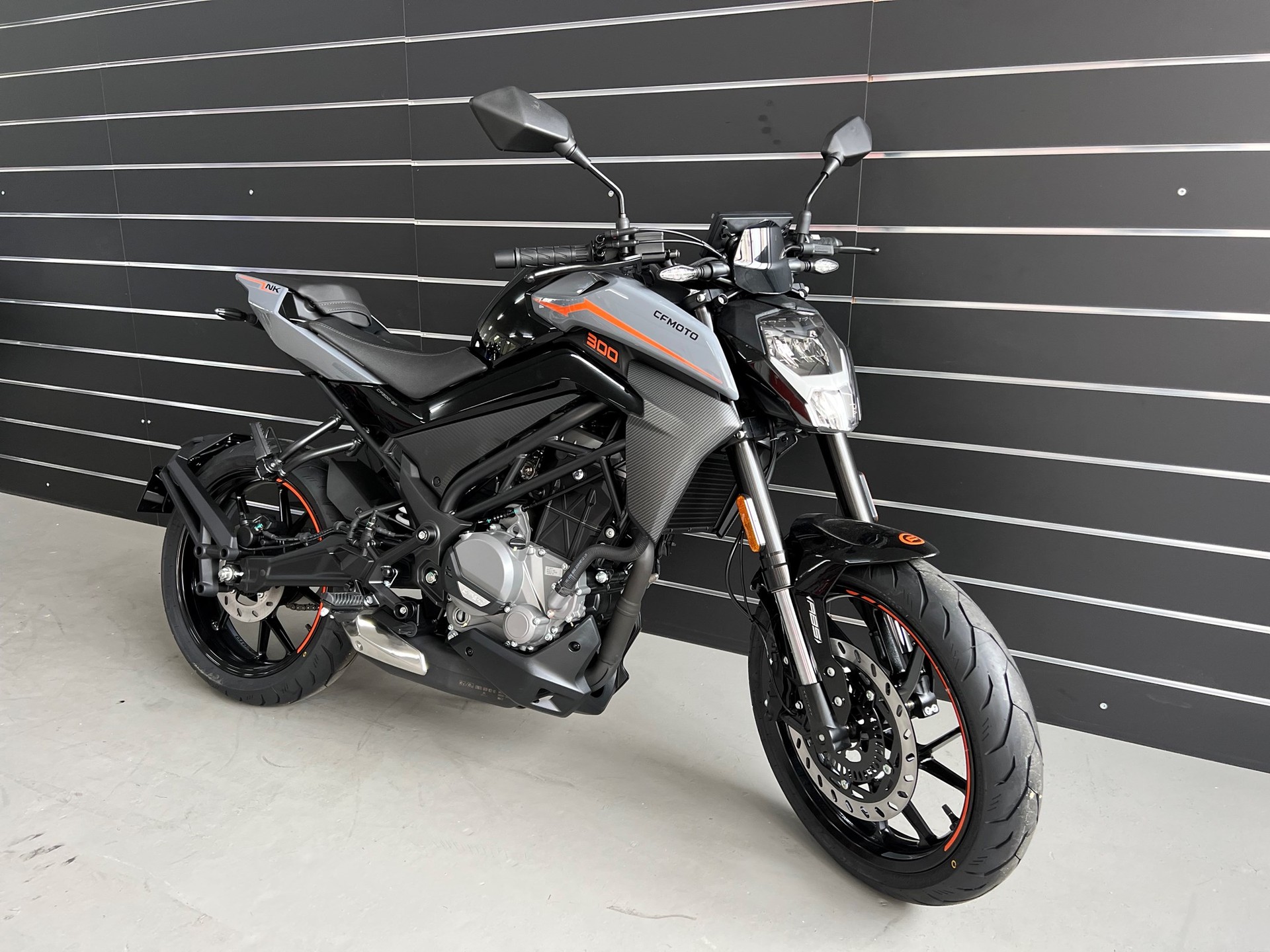 CF MOTO 300 NK Kaufen