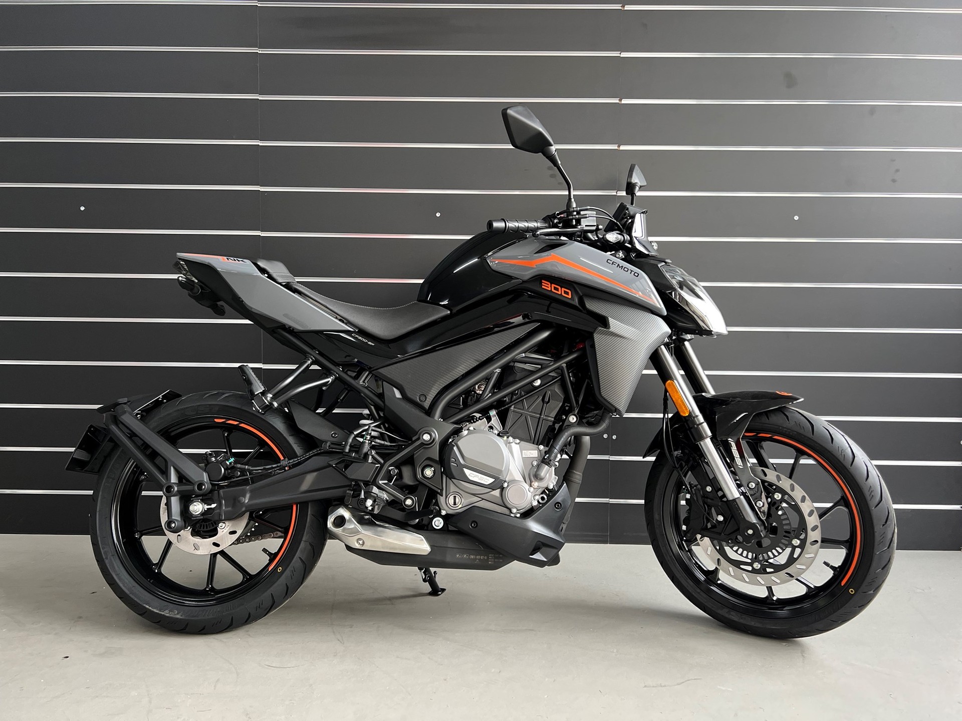 CF MOTO 300 NK Kaufen