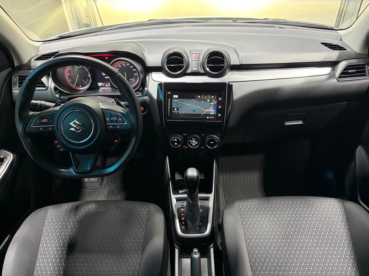 SUZUKI Swift 1.2 Compact + Hybrid CVT Service ok Kaufen