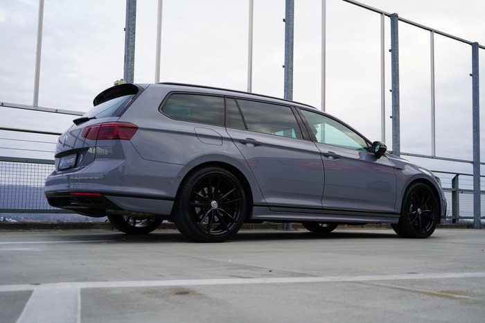 VW PASSAT VARIANT 2.0 TSI R-LINE EDITION BLACK 4MOTION DSG l 272 PS Kaufen