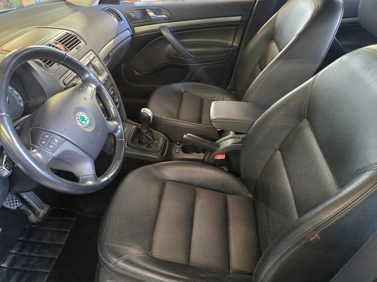 SKODA Octavia 2.0 FSI Swiss Adventure 4x4 Kaufen