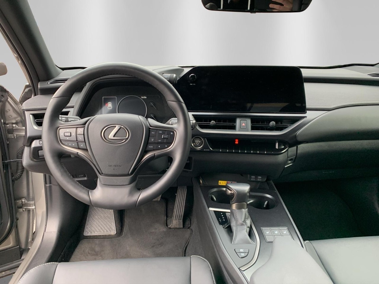 LEXUS UX 250h F-Line Kaufen
