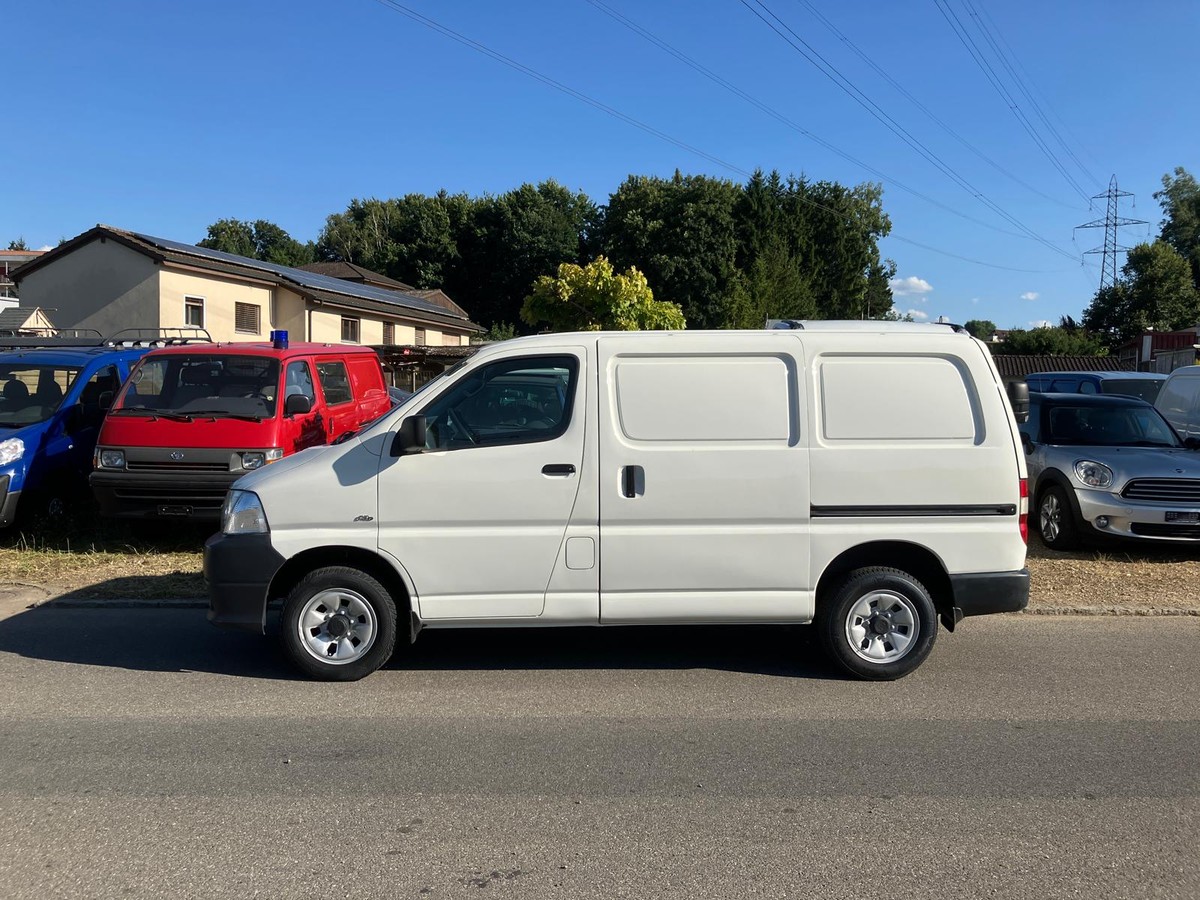 TOYOTA Hiace D-4D Kombi 4WD SWB Kaufen